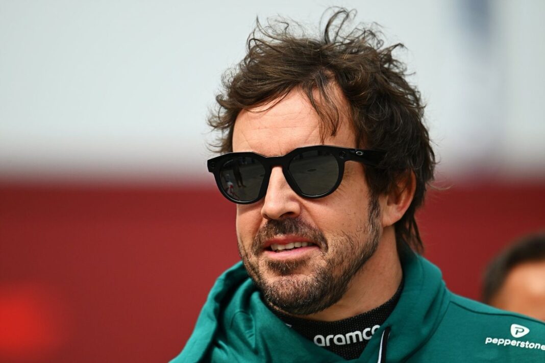 Fernando Alonso y su Porsche 918 Spyder en Mónaco