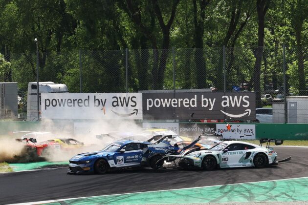 Major GT race accident at Monza impacts over a dozen cars